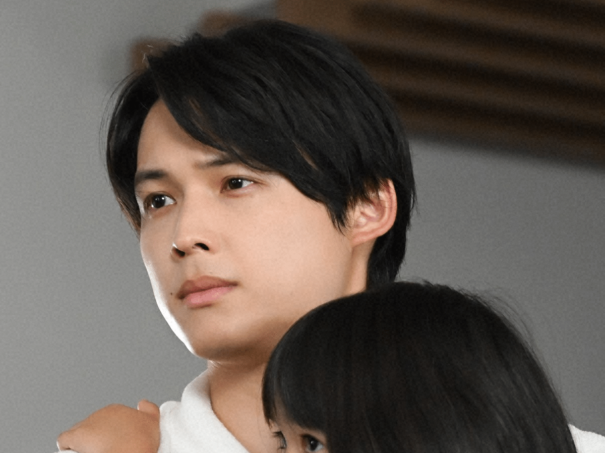 「絶妙な表情」「目の動きでわかる」松村北斗の 言葉のいらない”演技力が話題『西園寺さんは家事をしない』 Trill【トリル】