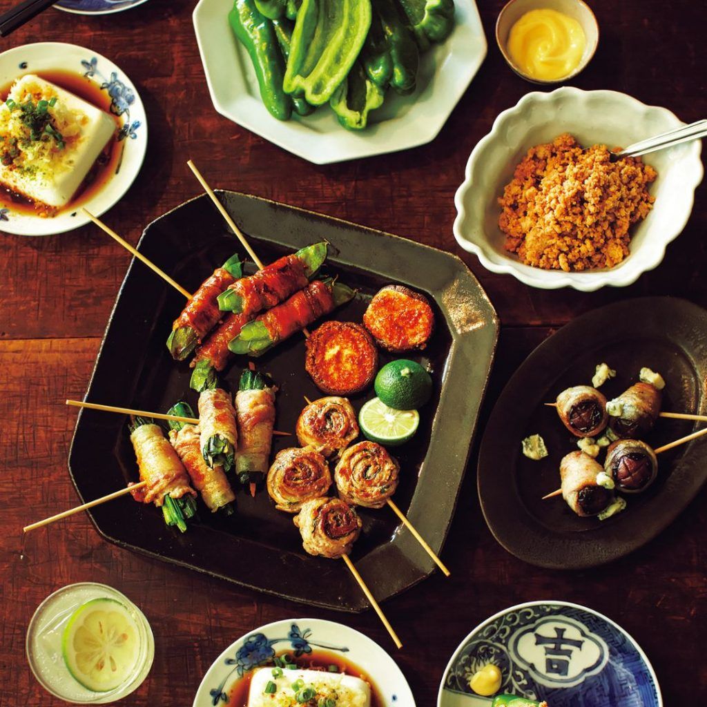 フライパンで完成【串焼きやさんごっこ】arikoのくいしんぼうおつまみ | TRILL【トリル】