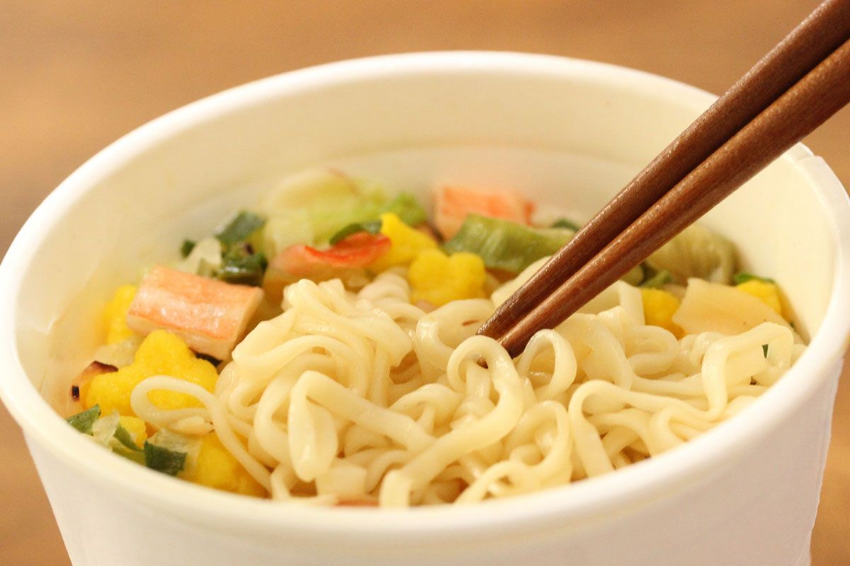 「激ウマだった！」SNSで話題に！カップヌードルを“味変”する簡単アレンジ集…鳥羽周作シェフも「本当に神」と絶賛！ | TRILL【トリル】