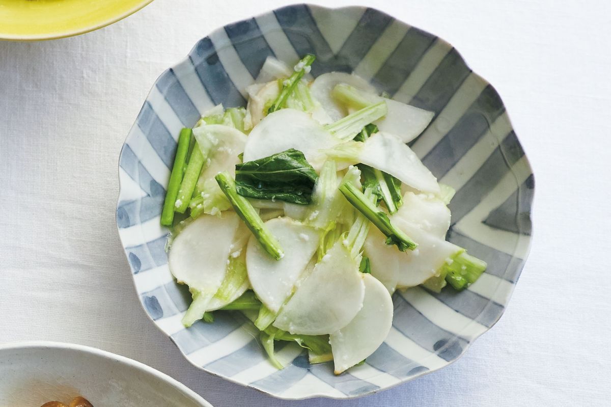 塩麹で、簡単作り置き副菜『かぶの塩麹漬け』のレシピ【切ってあえるだけ】 | TRILL【トリル】