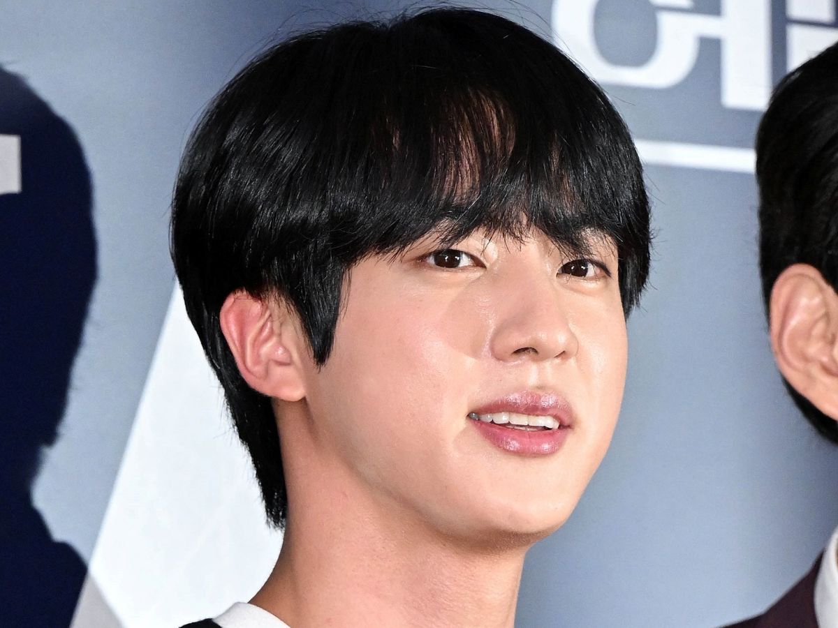 兵終えるBTSのJIN、復帰第一弾は1000人ハグ会などARMYとともに! | TRILL【トリル】
