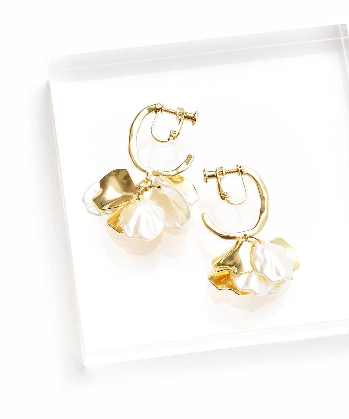 再入荷、待ってましたーーッ！【3COINS】売り切れ前に走れ！「高見えアクセ」 | TRILL【トリル】