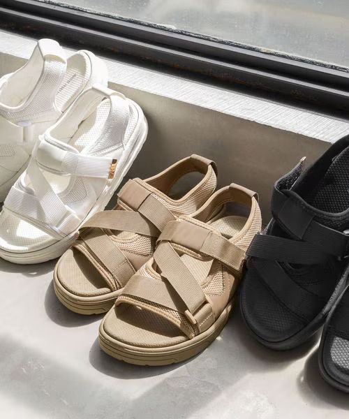 ヒールなしのカジュアルデザイン新作サンダル3選｜GLOBAL WORK【コスパ名品リスト＃644】 | TRILL【トリル】