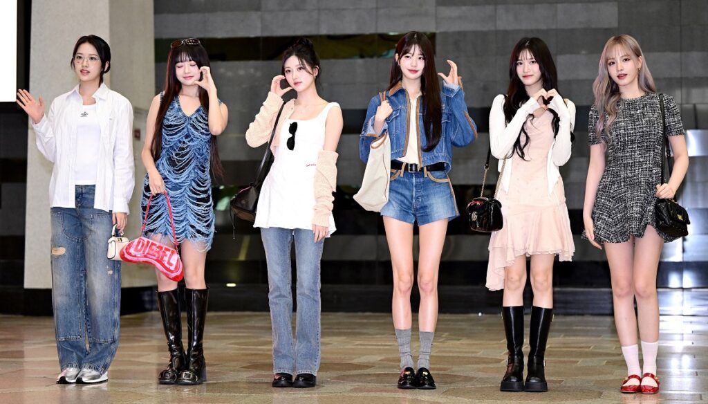 【IVE】スタイリスト解説！「miumiuローファー×ソックス」のクラシカルな空港ファッション | TRILL【トリル】