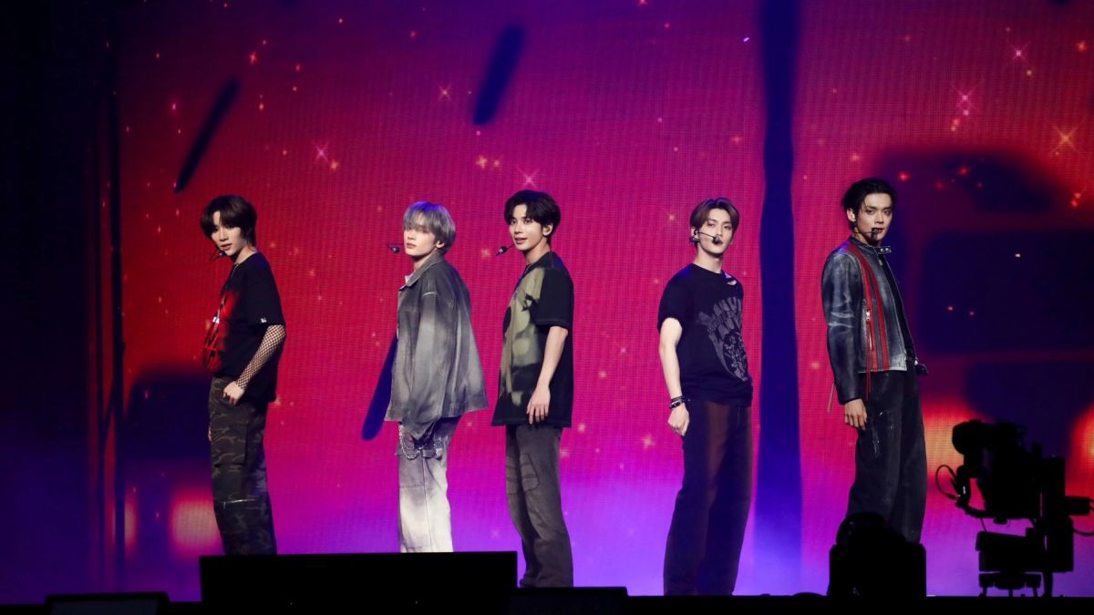 【TXT】『2024 Weverse Con Festival』1日目のトリに登場！全12曲を圧巻のパフォーマンスで魅了 | TRILL【トリル】