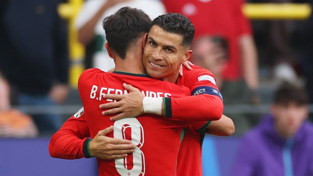 39歳ロナウド、EURO最年長アシスト記録！「世界中で見せるべきお手本」とポルトガル監督感激 | TRILL【トリル】