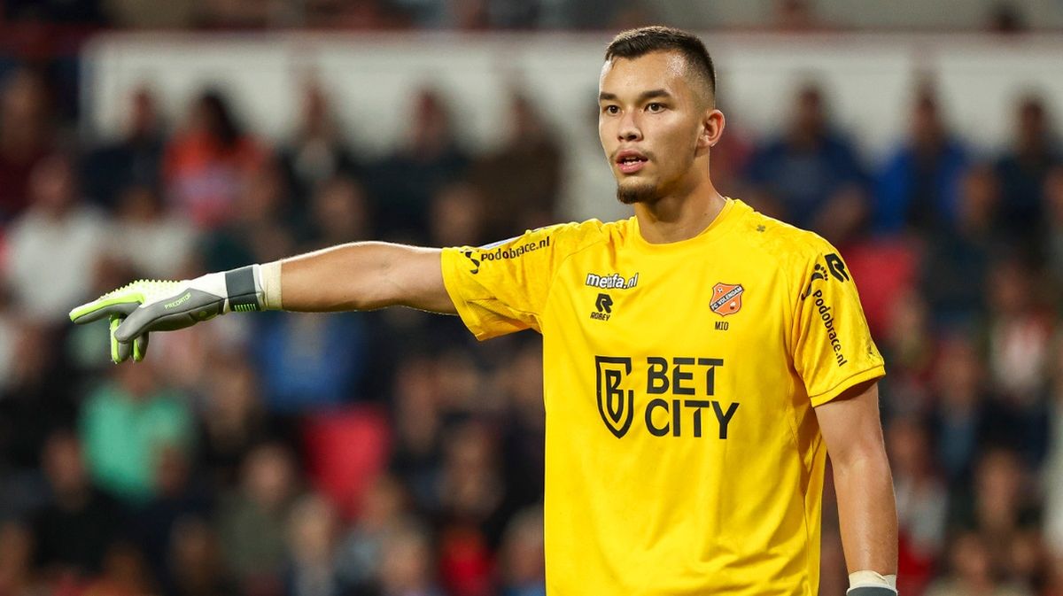 バルサが欲しがる20歳GK長田澪、日本にいた！あのJリーガーと一緒に髪を切る | TRILL【トリル】