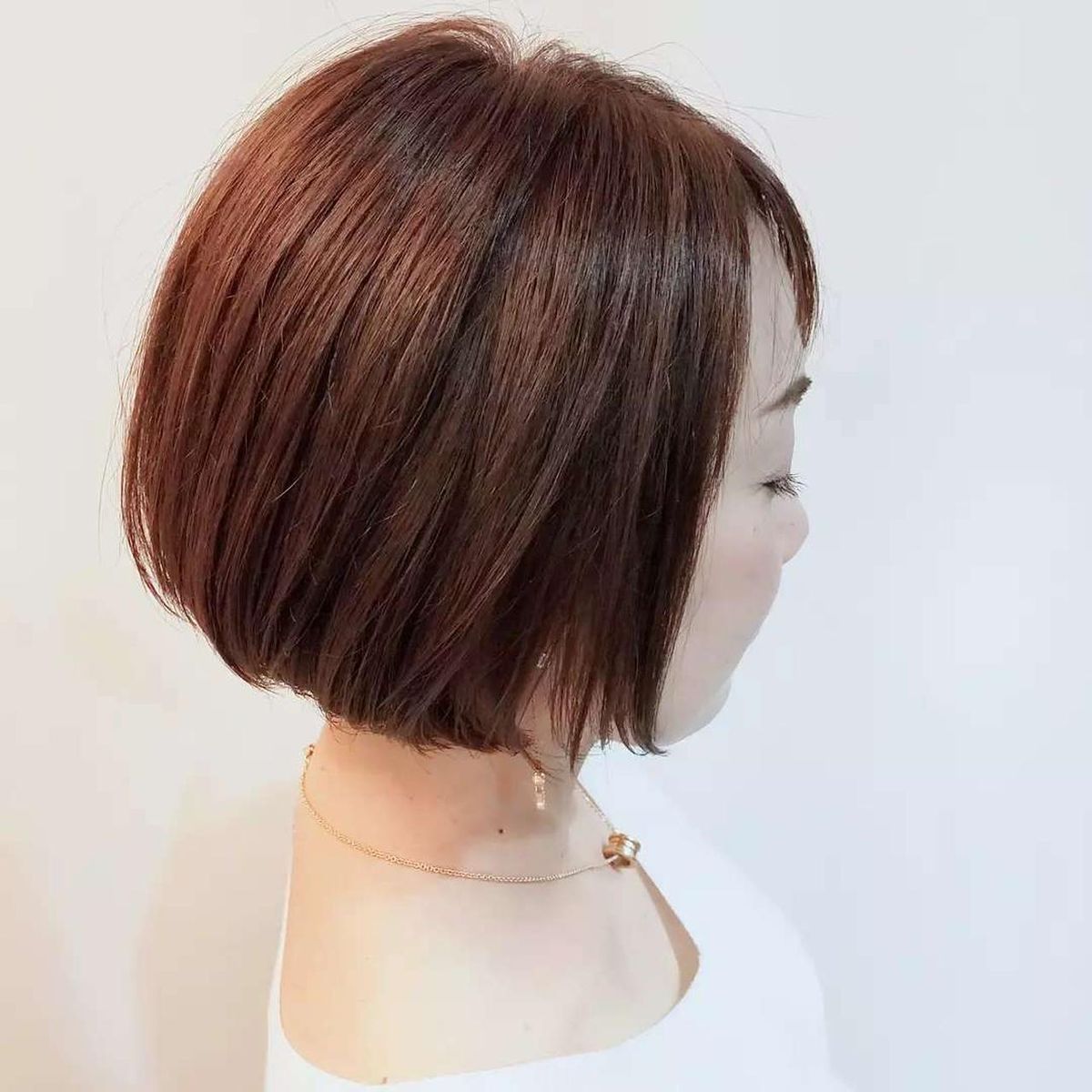 バッサリ切って若見え♡【40・50代】上品にまとまる「大人ショートボブ」 | TRILL【トリル】