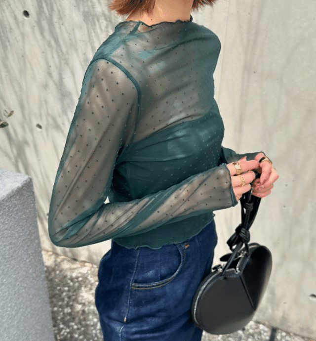 着るだけでセンスよく見える！【UNIQLO】透け感ドットメッシュTシャツ | TRILL【トリル】