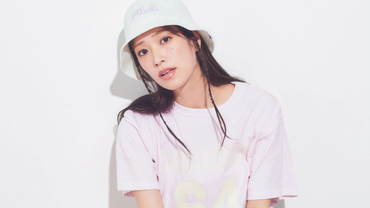 【日向坂46・佐々木久美】が着る！脱定番な「個性派Tシャツ」まとめ♡ | TRILL【トリル】