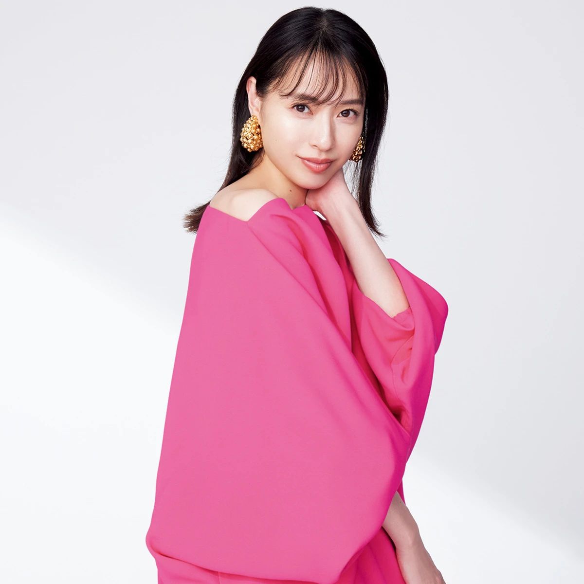 戸田恵梨香さんが幸せを感じるのは？ マッサージ、早起き、流れに身を任せることetc.…… | TRILL【トリル】