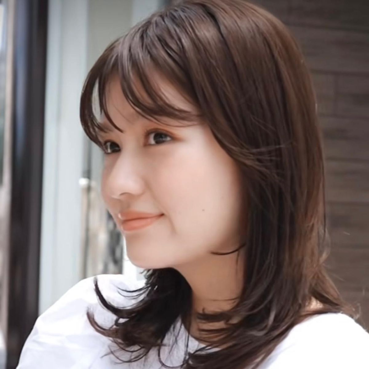 透け感の強調がポイント。いい女感を演出する【大人の最旬きれいめヘア】 | TRILL【トリル】