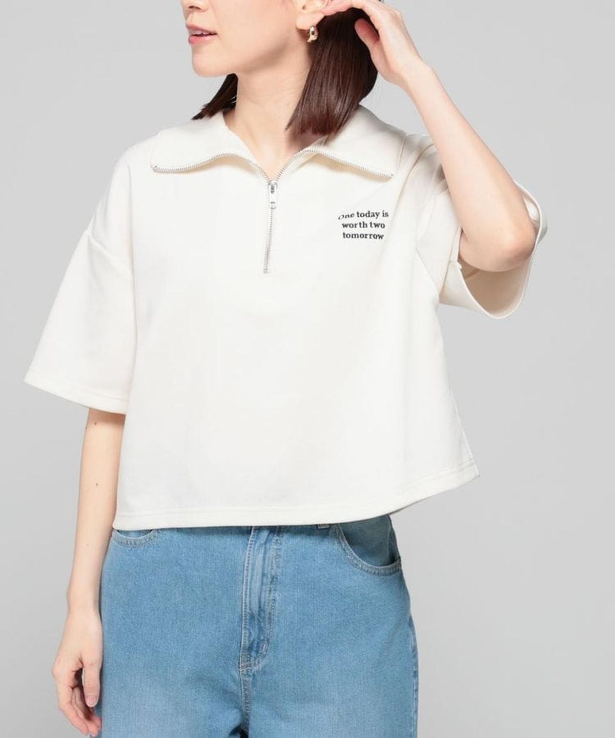 乗るっきゃない、このトレンドに！【ハニーズ】韓国っぽ可愛い♡「ロゴトップス」 | TRILL【トリル】