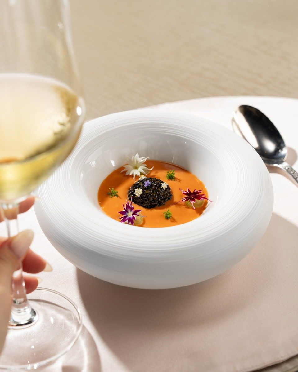 トマト4種を贅沢に使い奥行きのある味に。アルマーニ / リストランテで日本とイタリアの夏の旬を堪能 | TRILL【トリル】