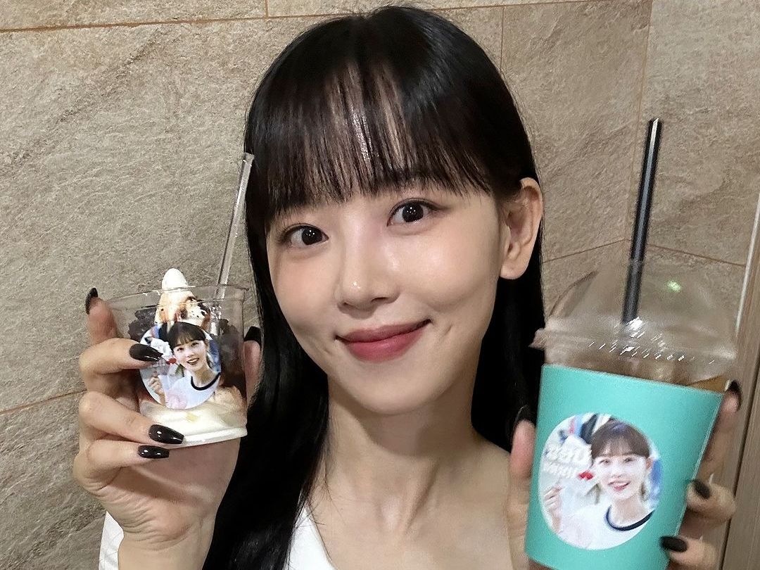 『麗』女優たちの友情は続いている！カン・ハンナ、IUからの差し入れに大喜び【PHOTO】 | TRILL【トリル】