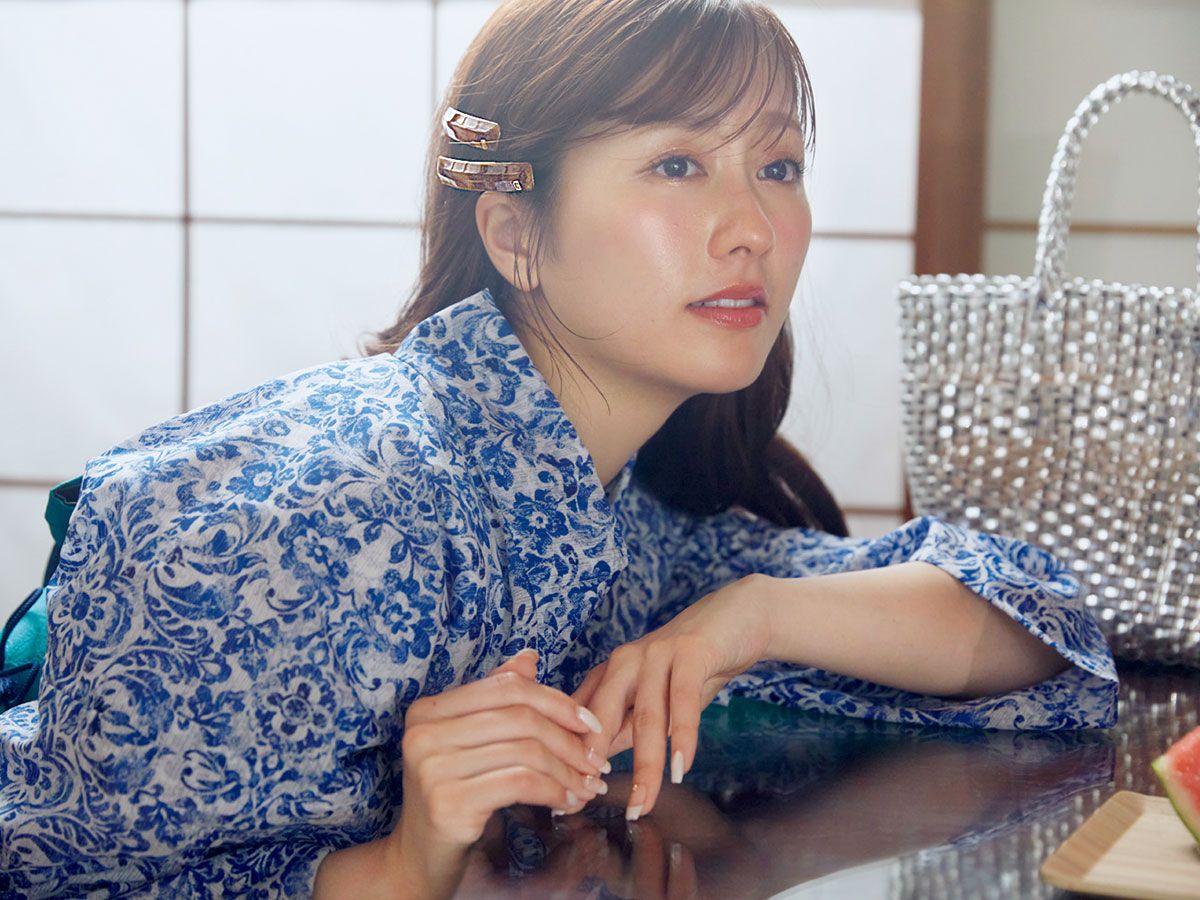 べっ甲バレッタ、シルバーバッグ etc. トレンド小物で浴衣スタイルを最旬に | TRILL【トリル】