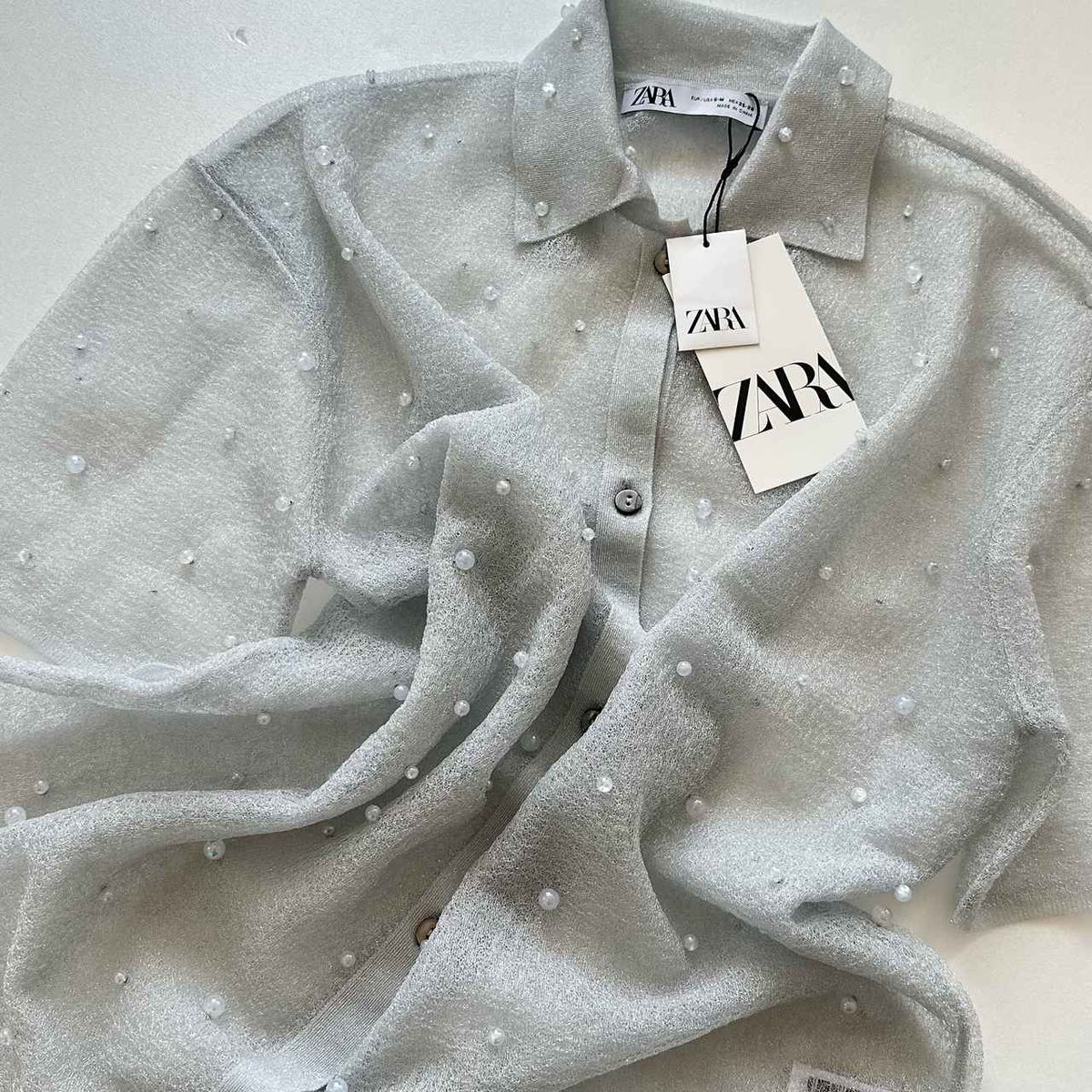 「透け感が可愛すぎ♡」【ZARA】おしゃれママ絶賛！「上品見えトップス」 | TRILL【トリル】