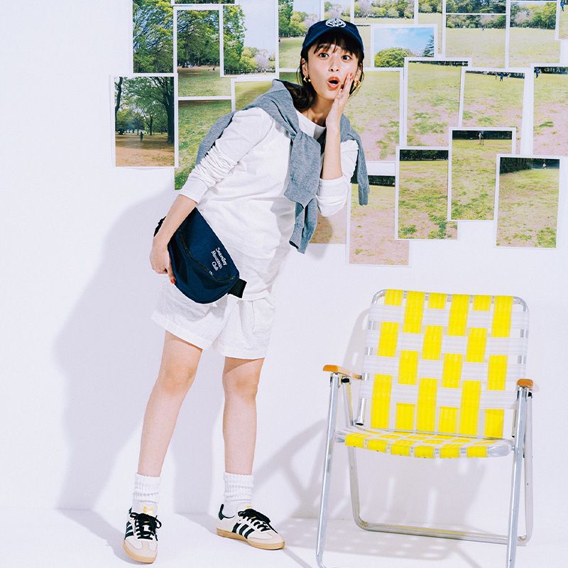 夏の【白コーデ】コツは「ロゴT」にあり！カジュアル上手なブランドって？ | TRILL【トリル】