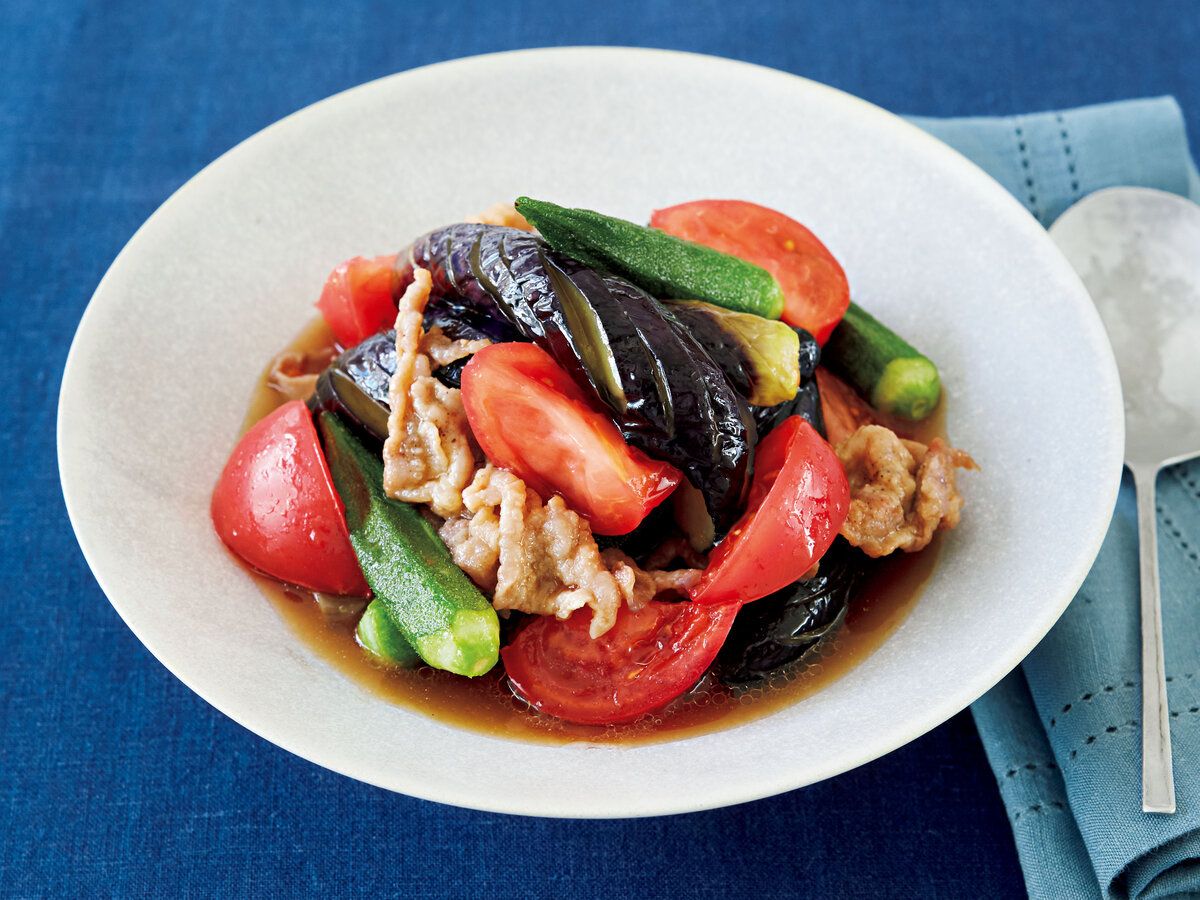 藤井恵さんちの夏のスタメン『夏野菜と豚肉の和風マリネ』【なす・トマト・オクラ】 | TRILL【トリル】