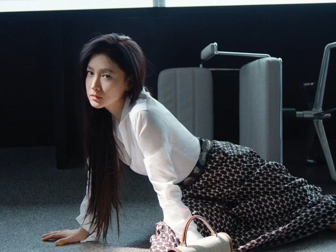 人を圧倒するイ・ヨンエの“女優オーラ”にうっとり。クールな最新カット大放出！【PHOTO】 | TRILL【トリル】