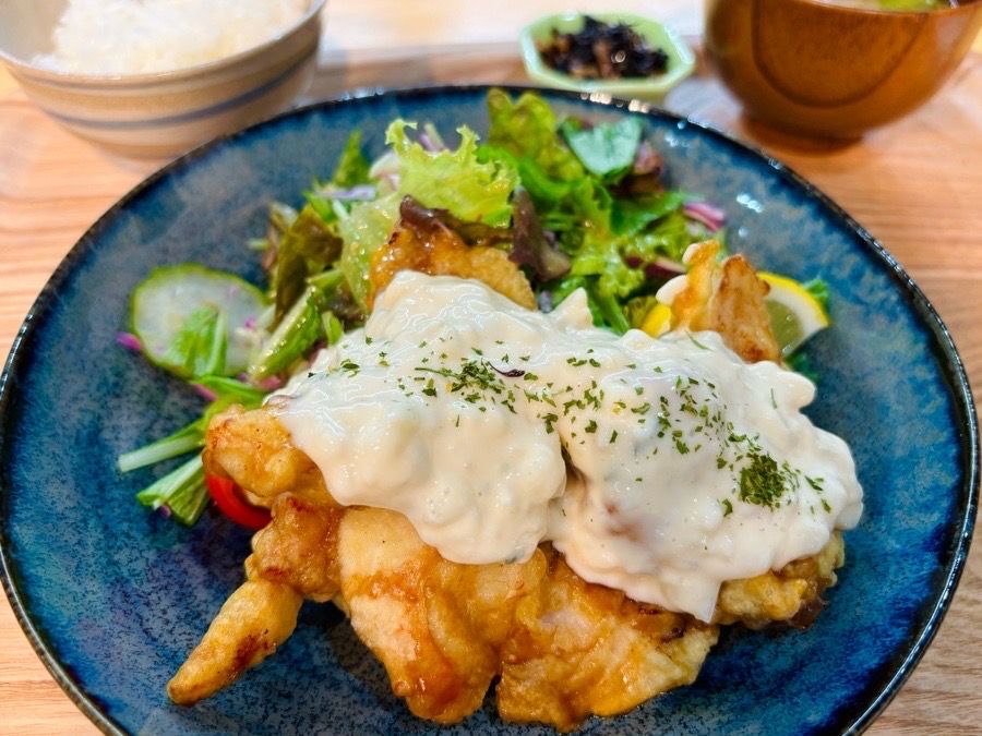 【福岡市西区小戸】ボリュームたっぷり♪ジューシーチキン南蛮！ | TRILL【トリル】