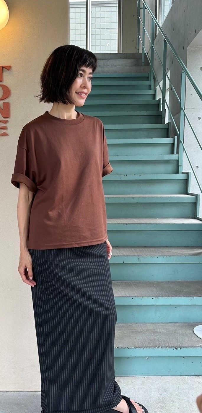 【40代スナップ】秋のトレンド色「ブラウン」をコーディネイト！【かがやき隊│高本有理子さん】 | TRILL【トリル】