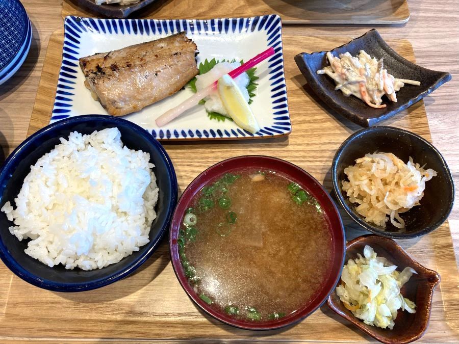 土日祝も昼定食が食べられる「先代きよゑ食堂 勾当台店」平日はオール1000円 | TRILL【トリル】