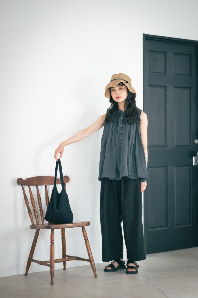 ブラック&ネイビーは落ち着く！ほど良い肌見せで抜け感をつくって【FUDGE FRIEND おしゃれさんの毎日コーディネート vol.422 ...