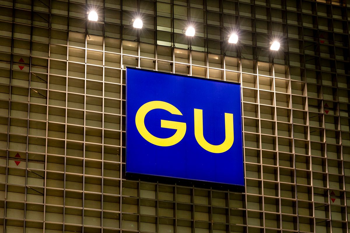 コスパ良すぎ！【GU】の“990円トップス”が着回し力抜群…！あまりの優秀さに「めちゃくちゃ満足」「バズる理由がわかる」の声も | TRILL【トリル】