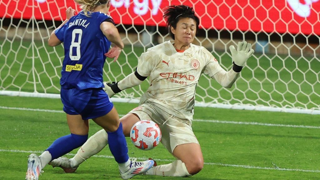 GK山下杏也加、シティ監督の“嬉しい頭痛の種”になる！本人は初のファーストクラス満喫 | TRILL【トリル】