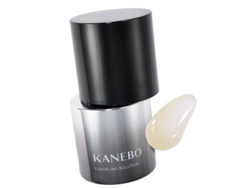 【KANEBO新作】使うたび心地良すぎる…“幸せ肌印象”になれる美容液って？ | TRILL【トリル】