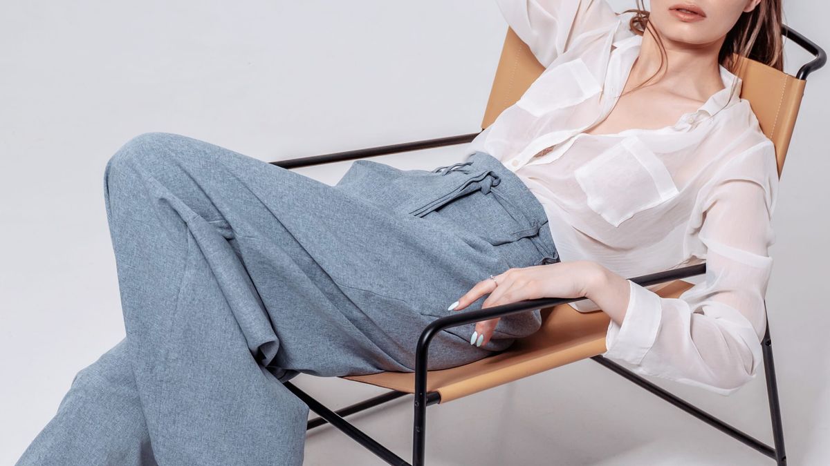 履くだけで若見え＆上品見え！40・50代が使うべきGUのパンツ3つ | TRILL【トリル】