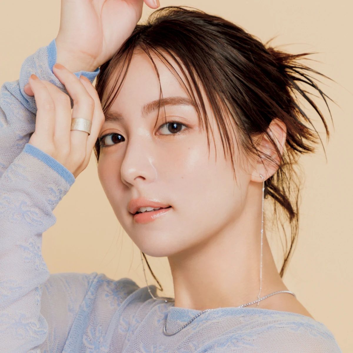 プロが答えるファンデーションQ&A。基本の塗り方、色選びのトレンド、崩れないファンデはetc. | TRILL【トリル】