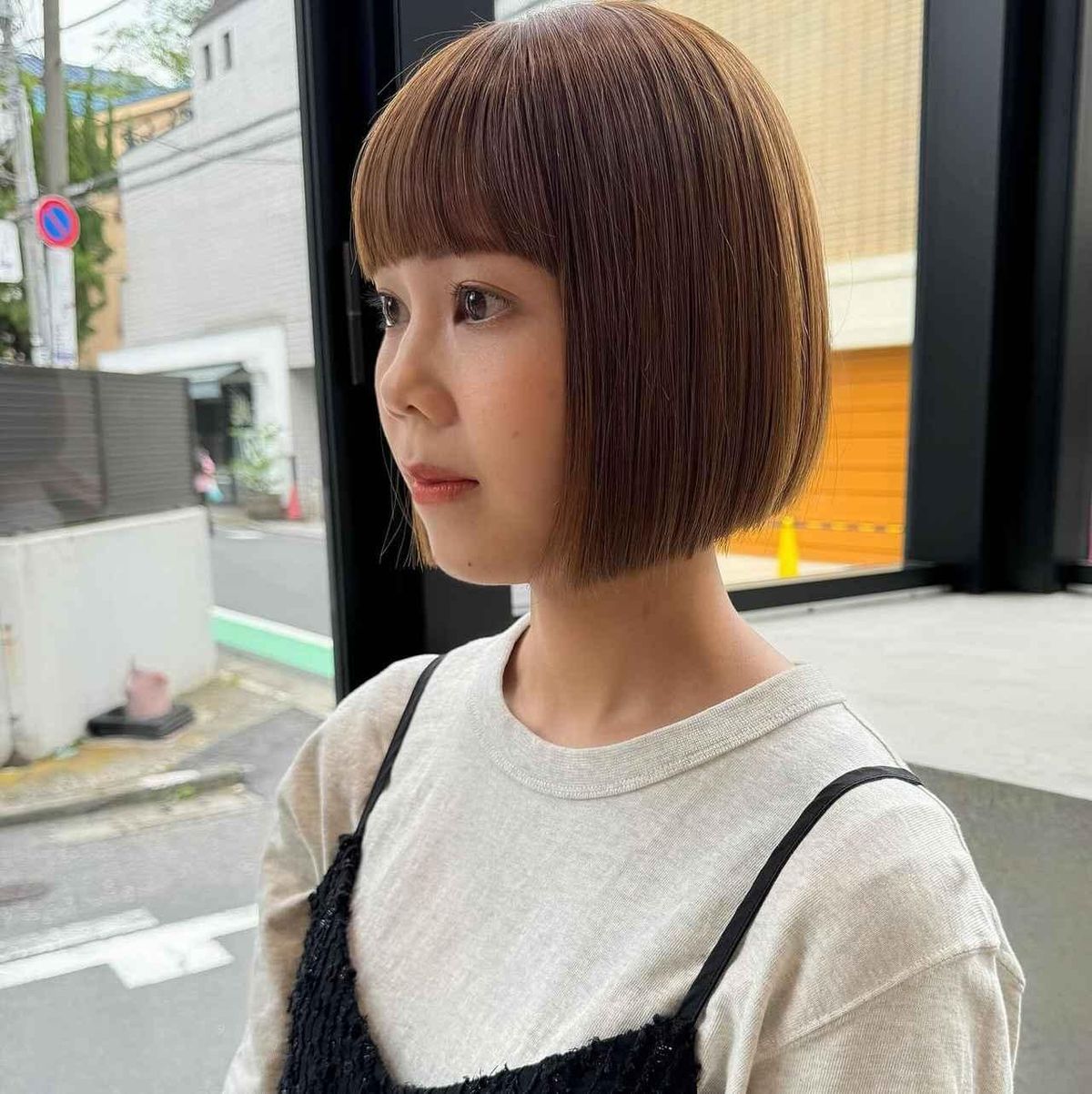 前髪でプチイメチェンしない？【30・40代】大人女子こそ「パツッと前髪」が可愛い♡ | TRILL【トリル】