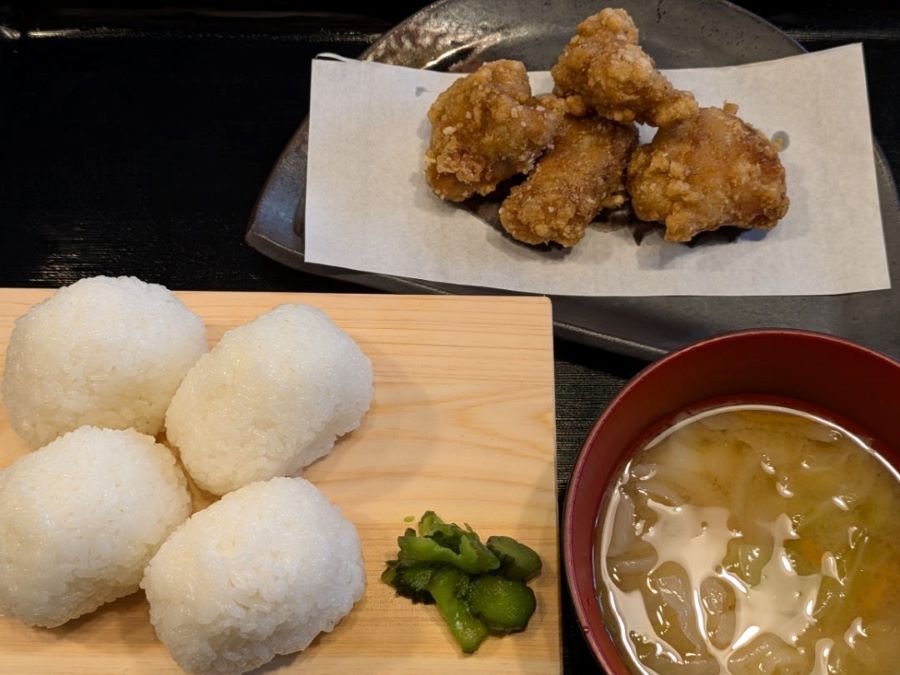 【大橋駅】9月末まで！唐揚げと塩むすびとお味噌汁1000円で食べ放題！ | TRILL【トリル】