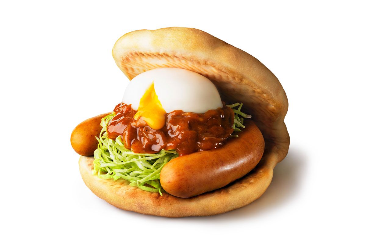 【モスバーガー】デカ過ぎ注意…「月見でかっチャ」とは？ 月見フォカッチャ100倍サイズに！？ | TRILL【トリル】