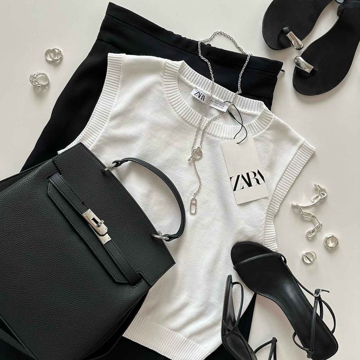 【ZARA】40・50代に似合う♡「モノトーンアイテム」 | TRILL【トリル】