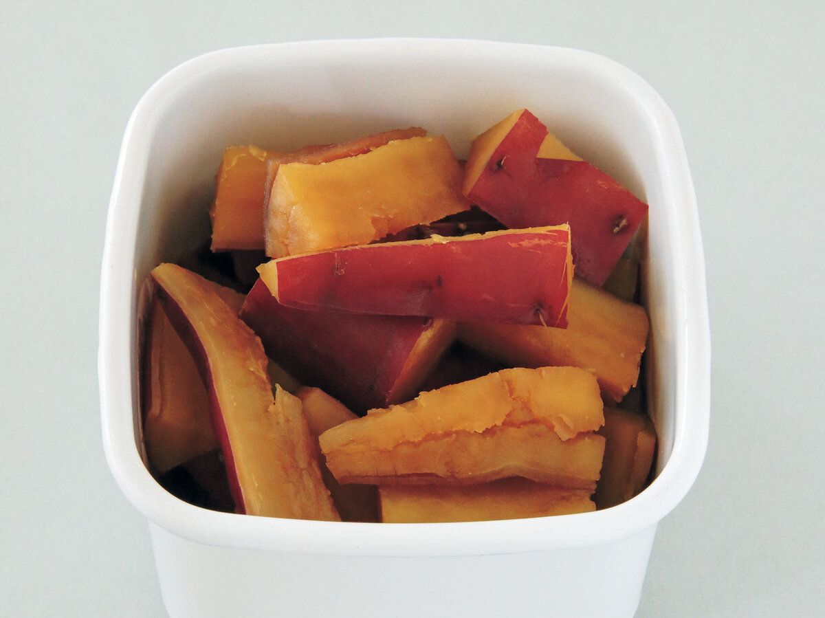 砂糖としょうゆだけ。『さつまいものしょうゆ煮』レシピ【飛田和緒さんの常備菜】 | TRILL【トリル】