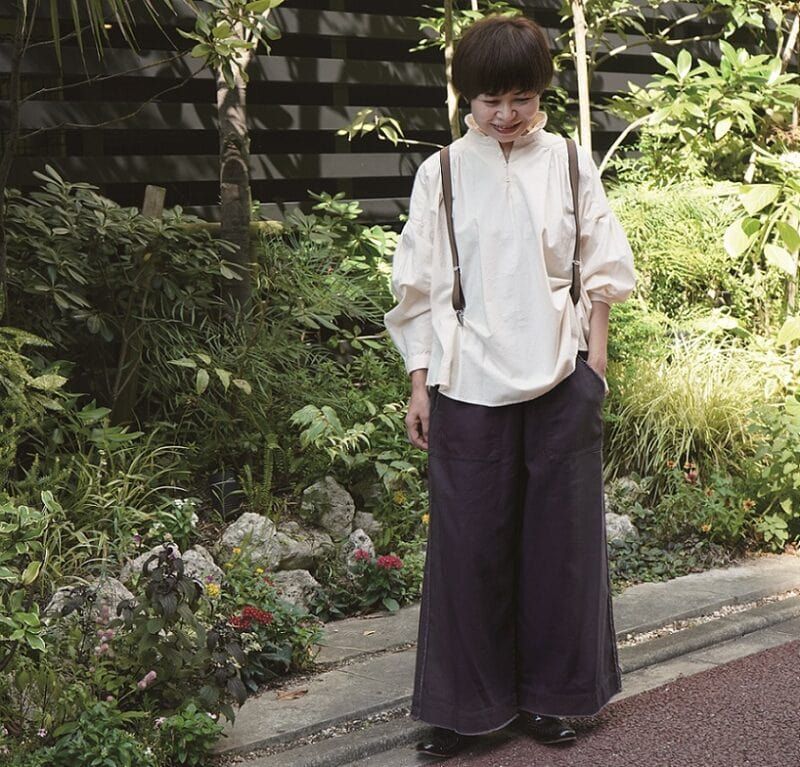 【スナップ】バスコショップスタッフ・河野素子さん「旬のパンツを着まわし」【50代のおしゃれ】 | TRILL【トリル】