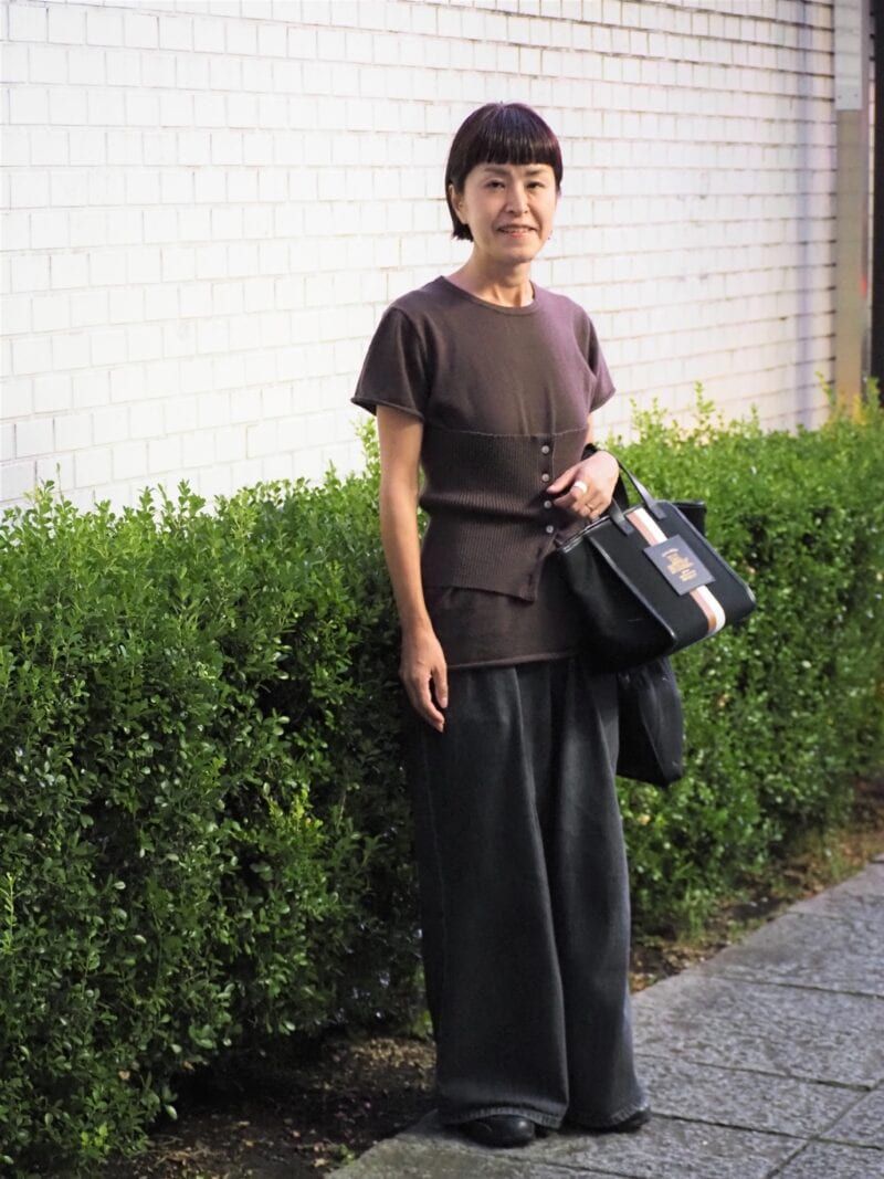 【スナップ】大人世代の「ビスチェ」は今こそ取り入れどき！トレンドをなじませる秘訣は「大人っぽさ」 | TRILL【トリル】