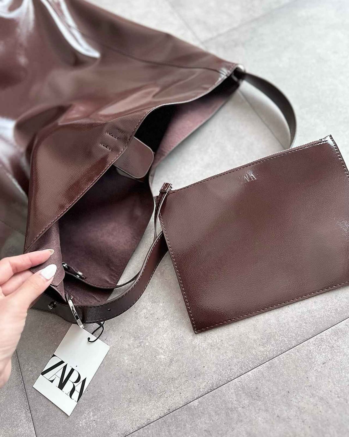 いま欲しいのは“ワイン色”！【ZARA】40・50代こそ似合う「バッグ & シューズ」 | TRILL【トリル】