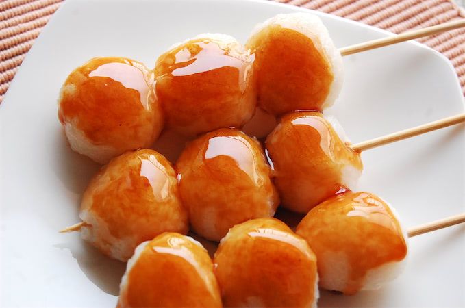 余り冷やご飯で…「みたらし団子」作ろう！罪悪感ゼロの“太らない”系です♪砂糖の代わりにみ・り・ん♡ | TRILL【トリル】