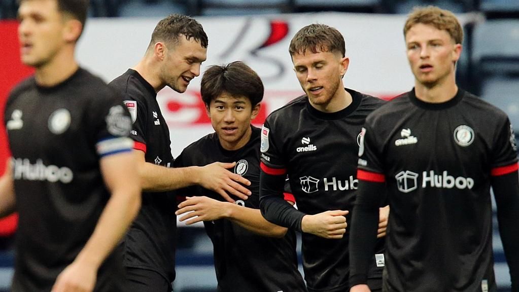 日本人FWのゴール、海外で批判殺到！「史上最悪のハンド」「マラドーナか」と炎上したワケ | TRILL【トリル】