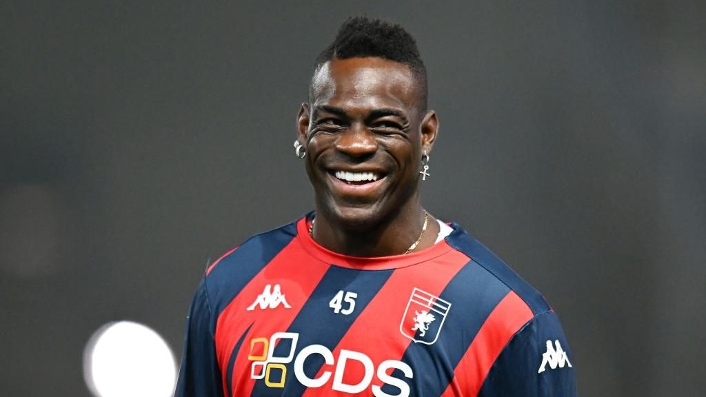 帰ってきた悪童、笑顔がまぶしい！「出場4分」で早速イエローカードをゲット | TRILL【トリル】