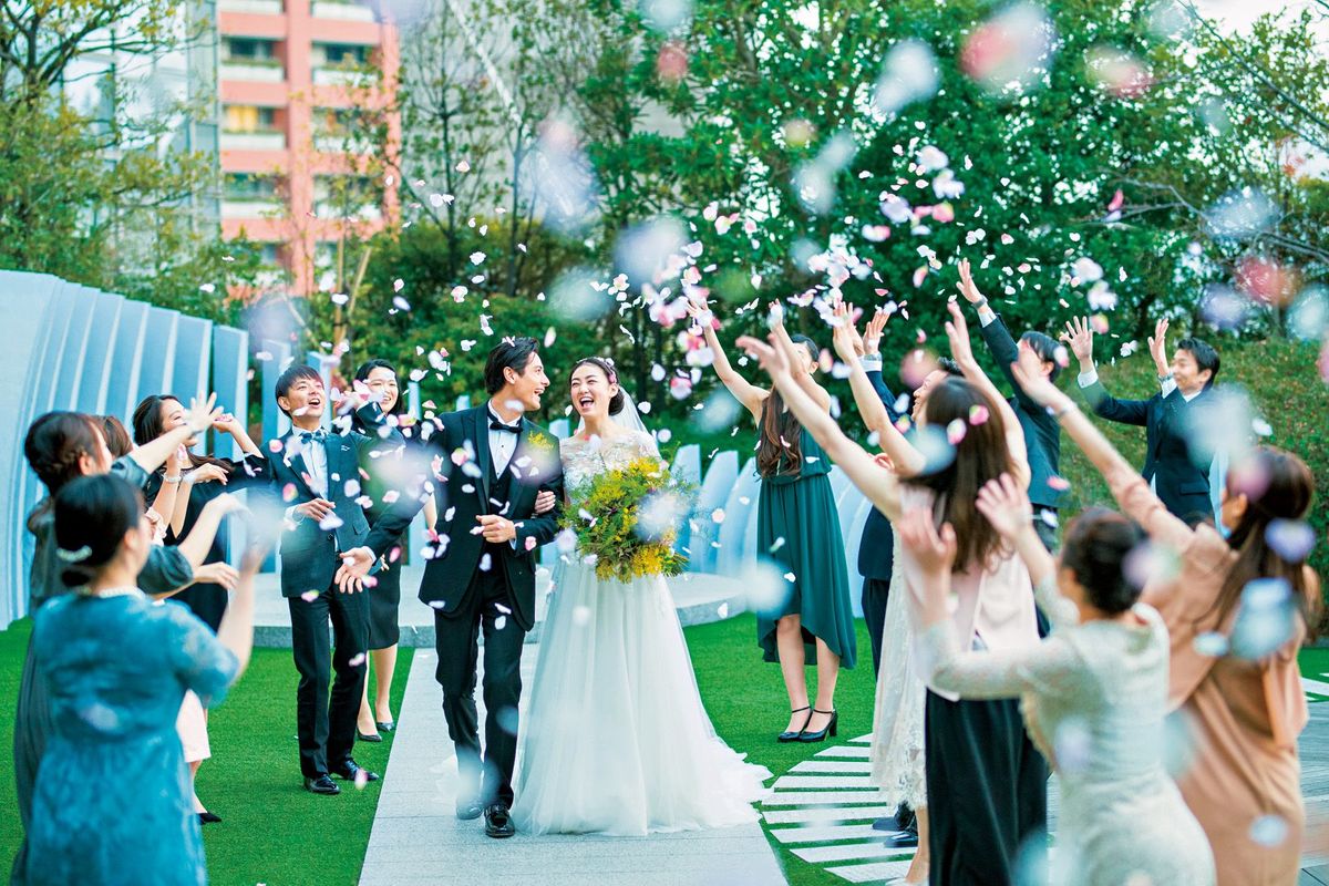 フラワーシャワー、ブーケトスetc. 美しい瞬間を彩るセレモニーTOPICS | TRILL【トリル】