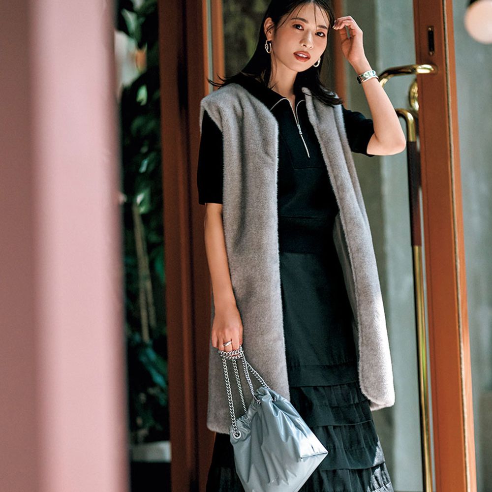 STORYスタッフのオシャレ実例！【大人可愛い黒スカート】着回しコーデ | TRILL【トリル】