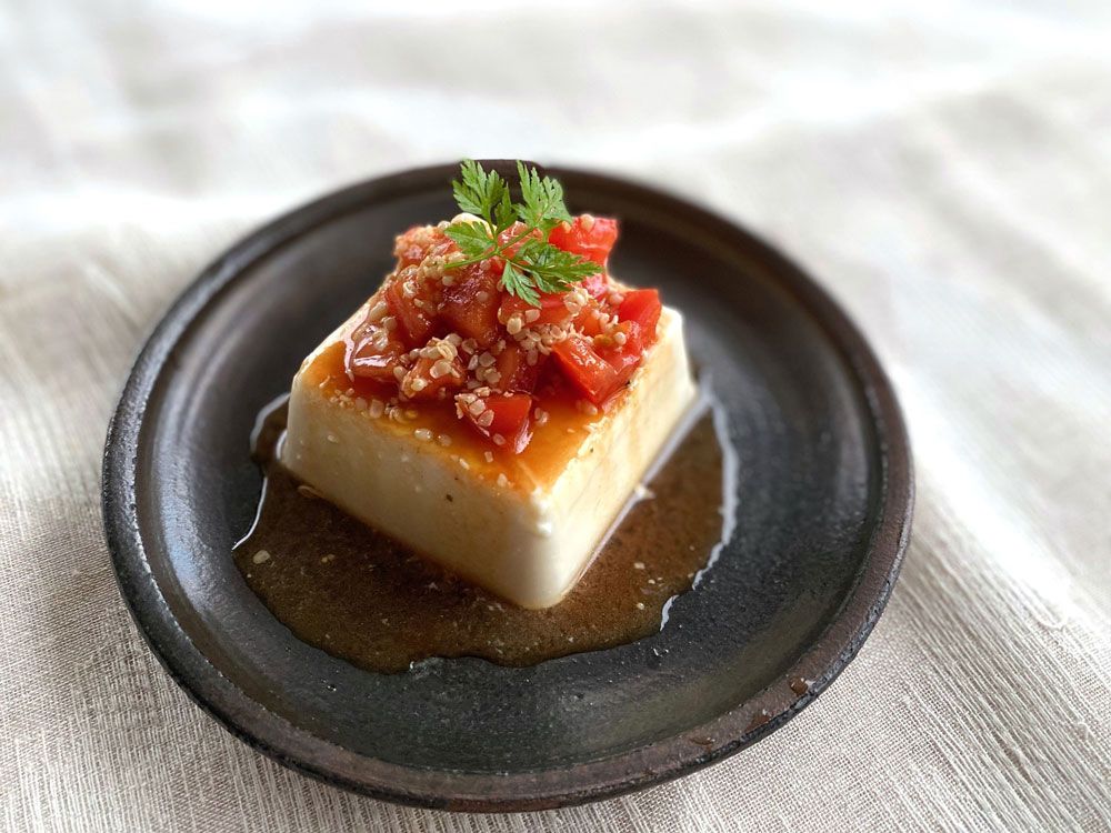 ヘンプシードで潤い腸活 万能トマトだれ｜坂井美穂のキッチンの薬箱vol.40 | TRILL【トリル】