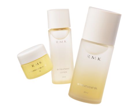 メークノリが変わる！RMKの【名品スキンケアキット】で一日中乾き知らずの肌へ | TRILL【トリル】