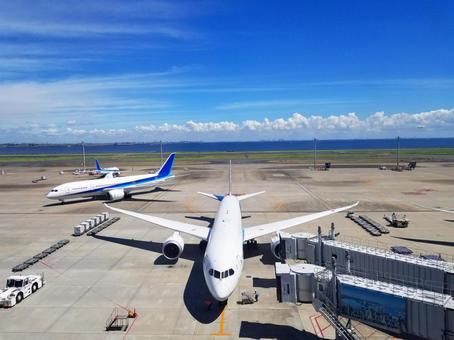 離陸前の飛行機が…突然1回転？→JAL機長の“粋な計らい”に感激…＜飛行機エピソード2選＞ | TRILL【トリル】