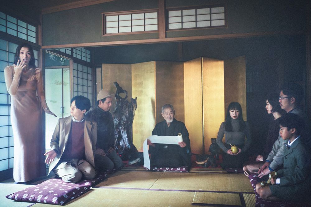 ブラウンを着ないと祟られる⁉因習村着回しDiaryのストーリーは？｜CLASSY.2025年1月号 | TRILL【トリル】